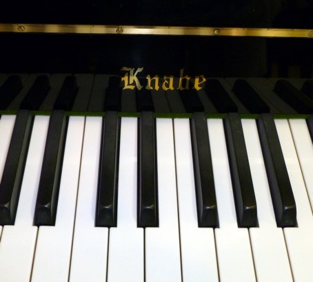 KNABE KN-420 43″ Console – NW Piano Gallery